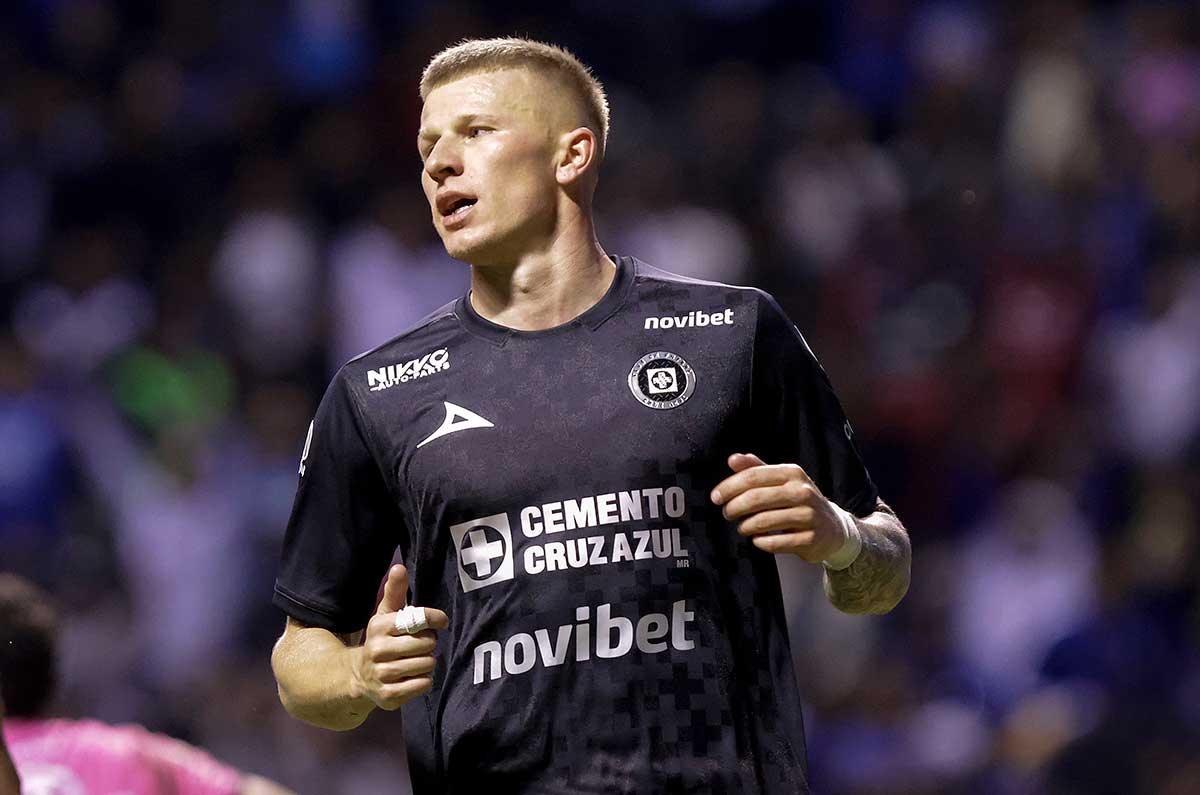 Mateusz Bogusz acelera su salida de Cruz Azul