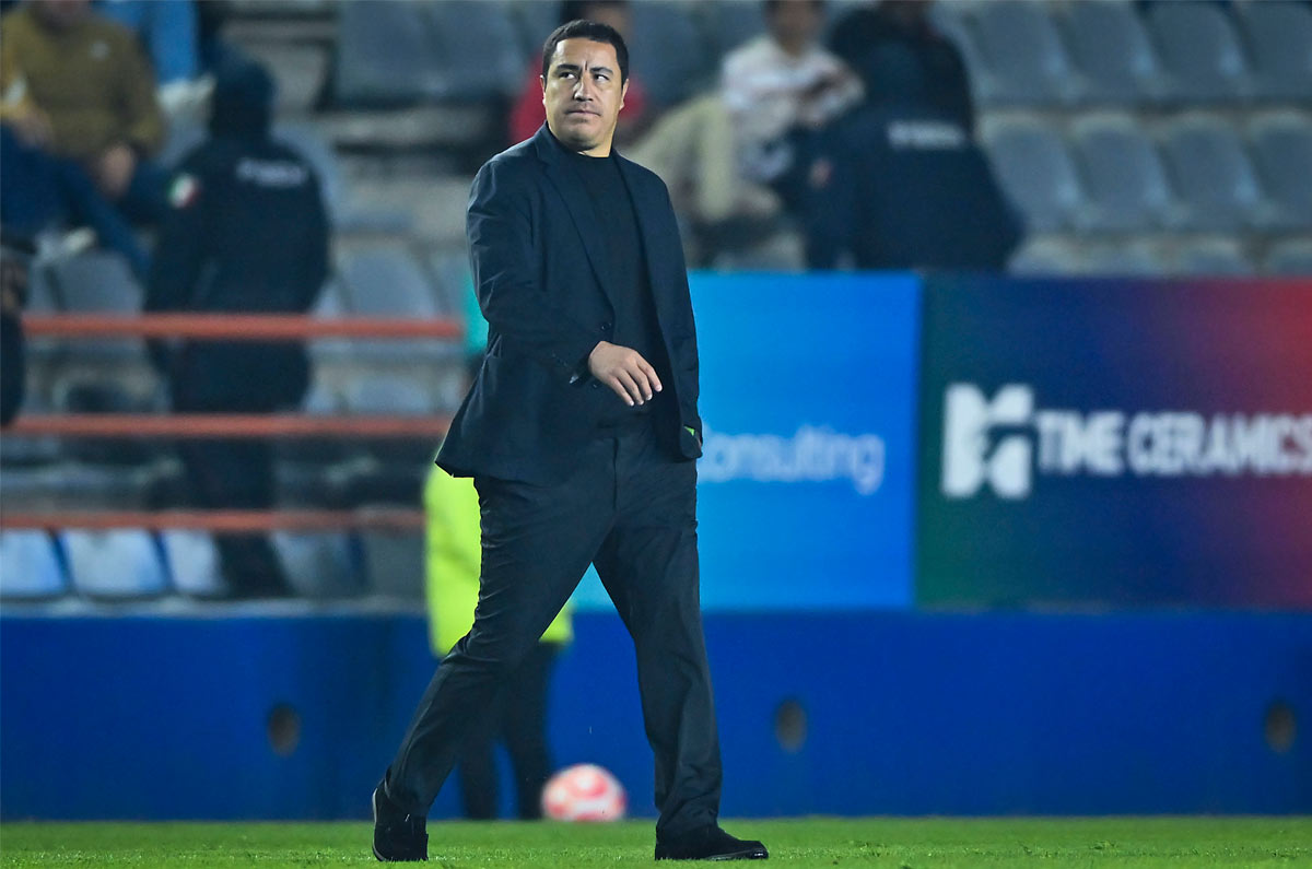 Revelan cláusulas en el contrato de Efraín Juárez con Pumas